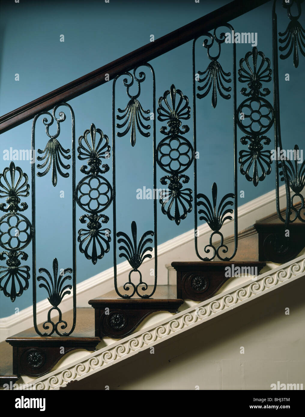 English railings hi-res stock photography and images - Alamy