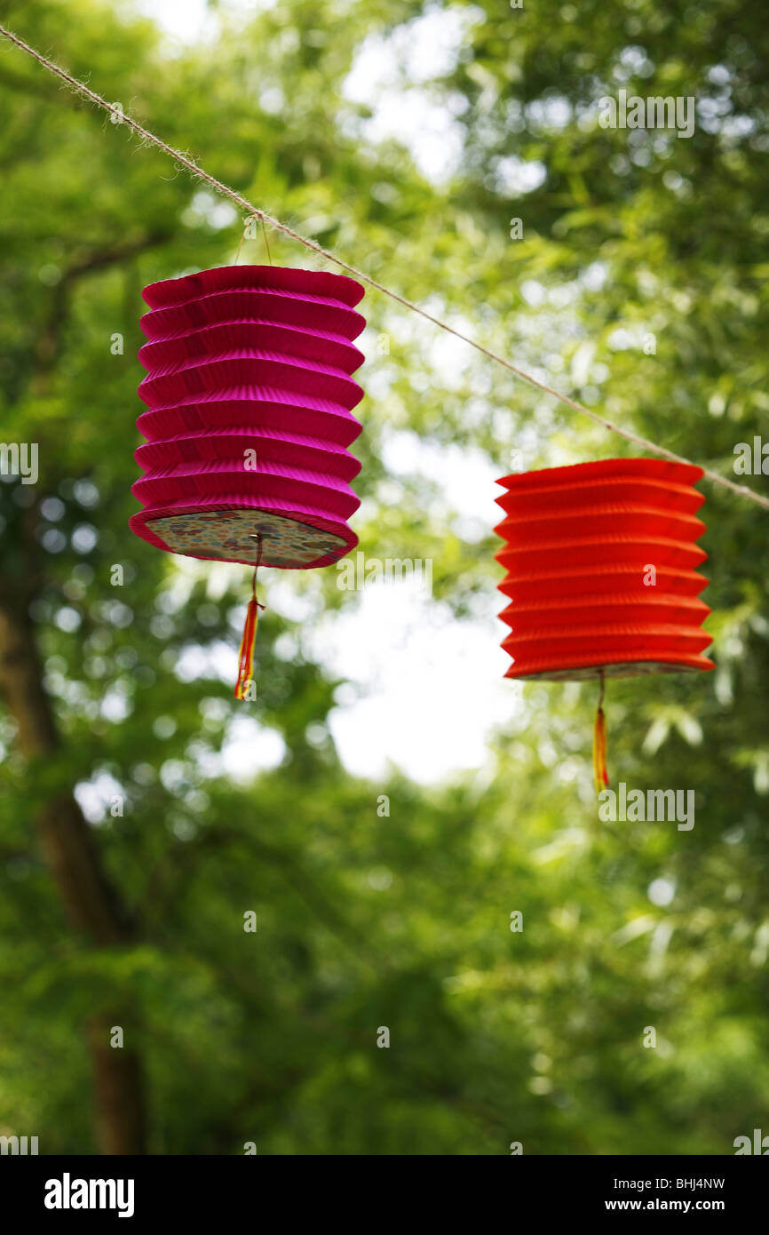 Pink garden party lanterns hi-res stock photography and images - Alamy