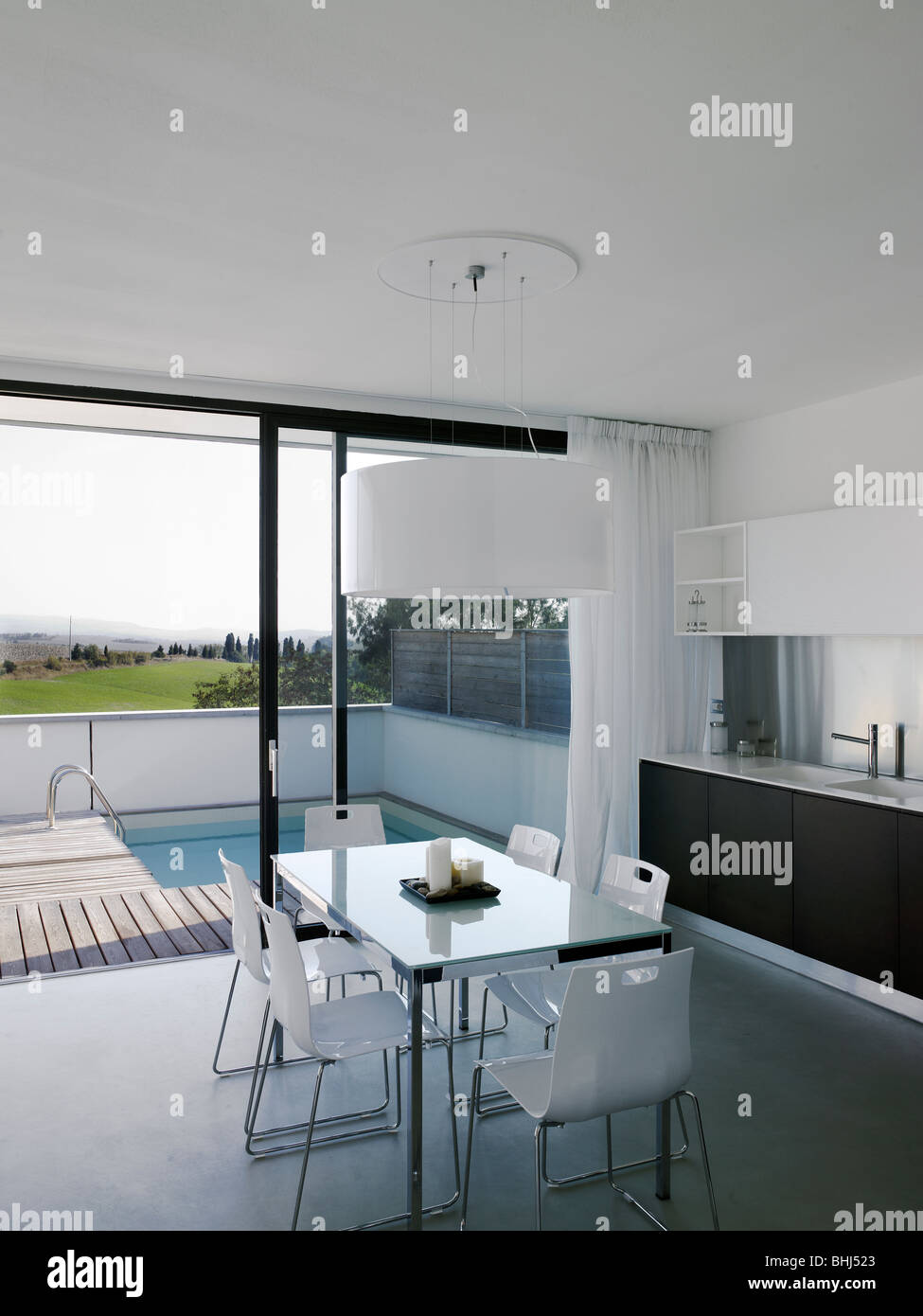 Modern kitchen interior garden view hi-res stock photography and images ...