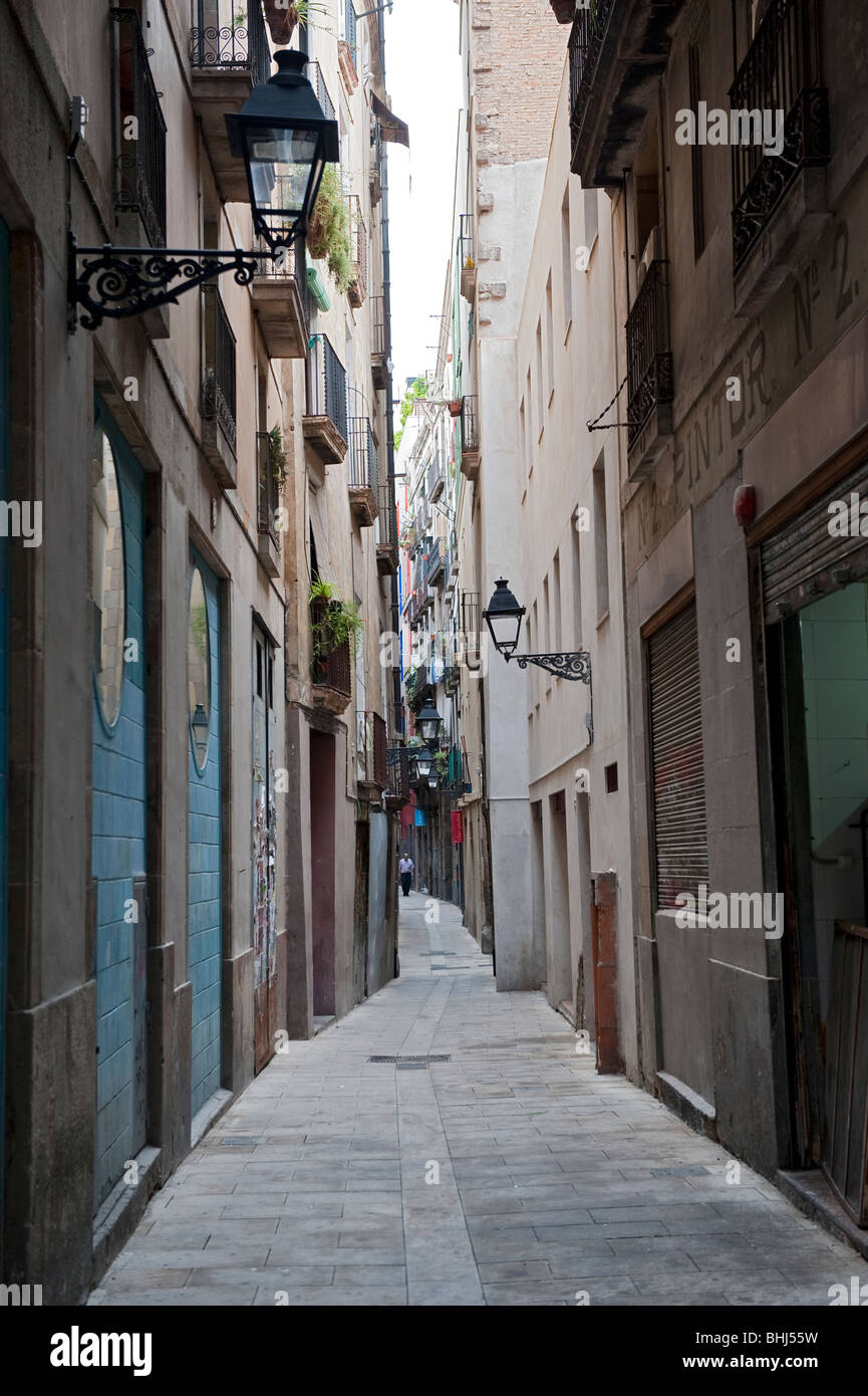Gothic quarter spain alley hi-res stock photography and images - Alamy