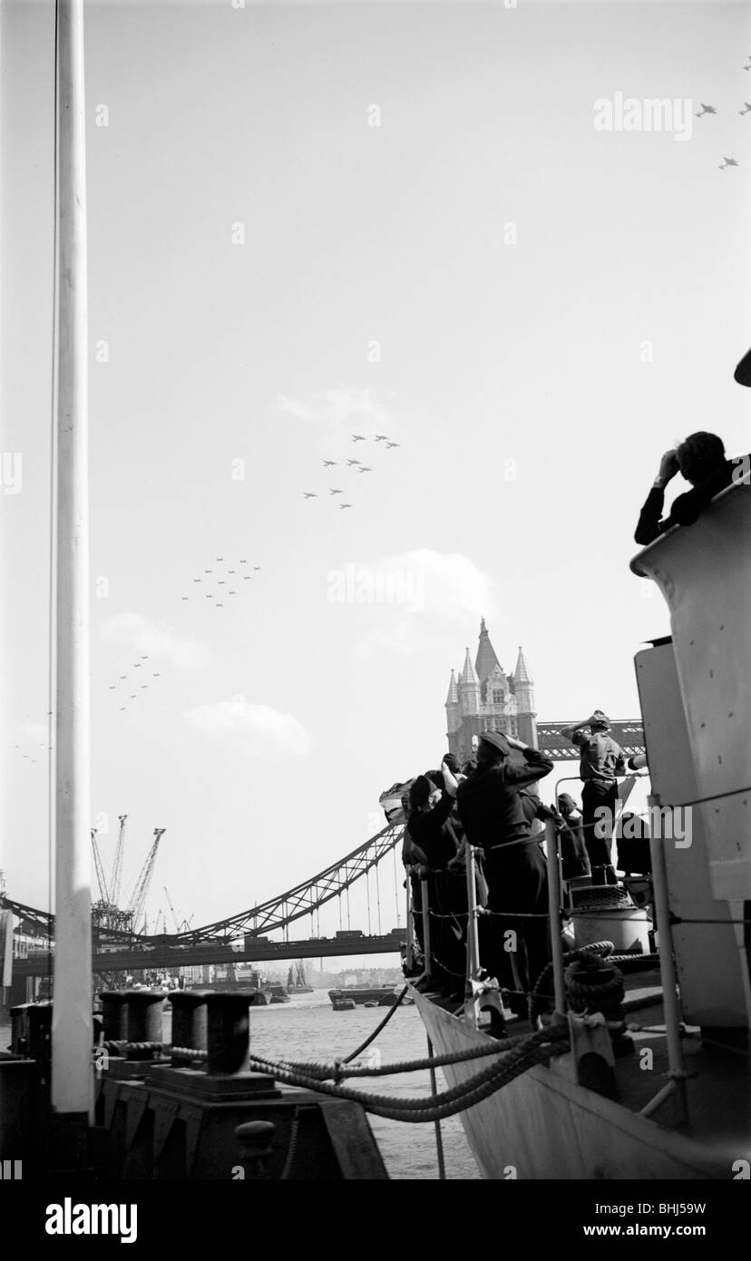 Battle of britain air show hi-res stock photography and images - Alamy