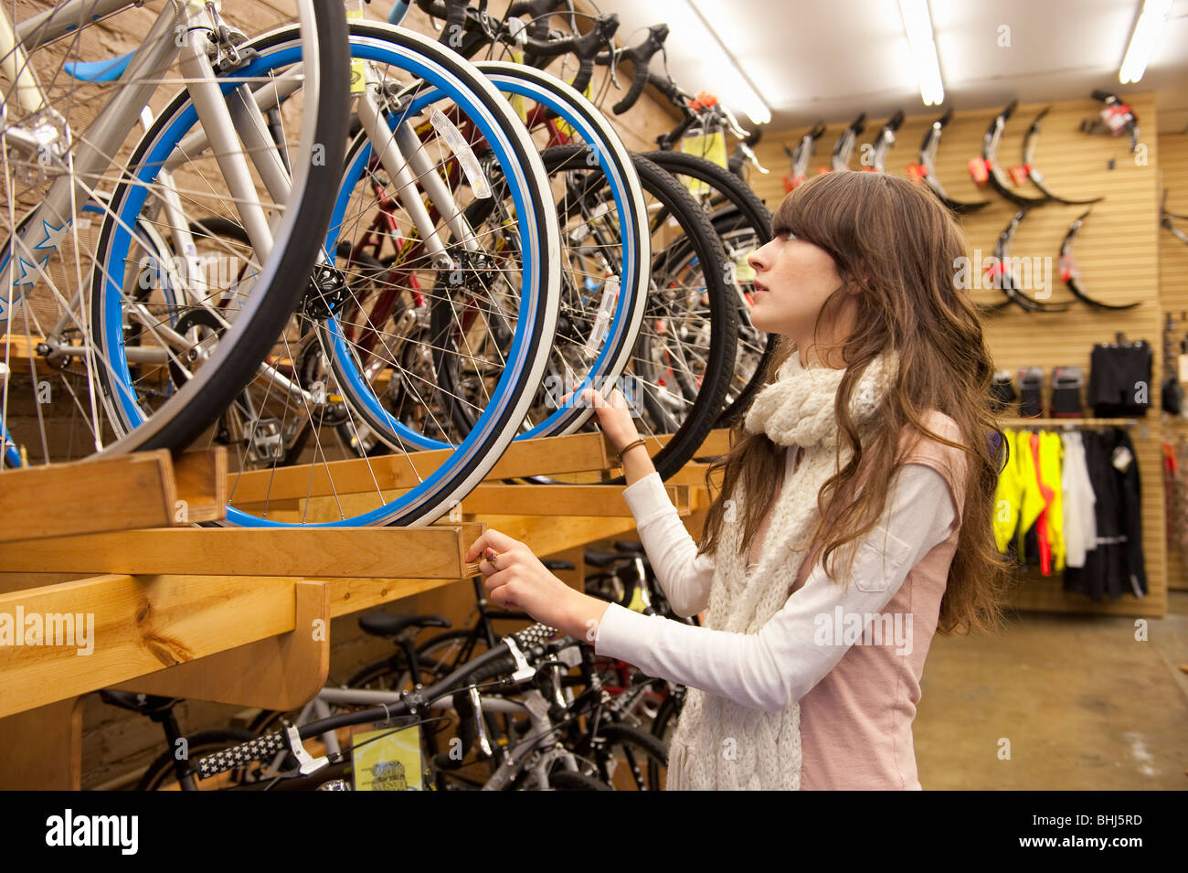 Shopping decisions hi-res stock photography and images - Alamy