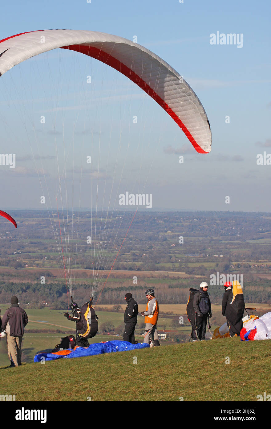 Group of paragliders hi-res stock photography and images - Alamy