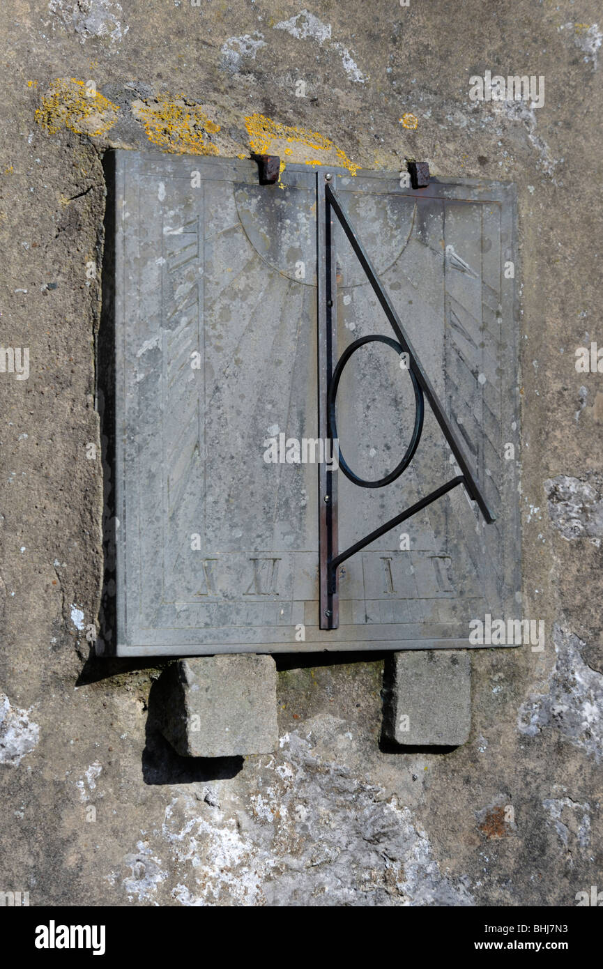 The sundial 12 the sundial 12 hi-res stock photography and images - Alamy