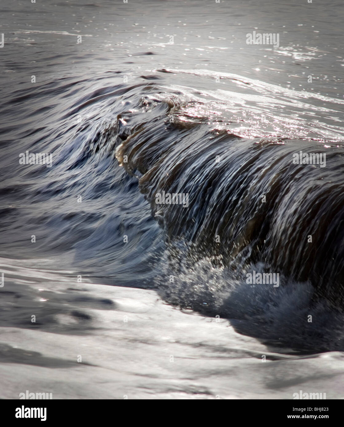 Breaking ocean wave art hi-res stock photography and images - Alamy