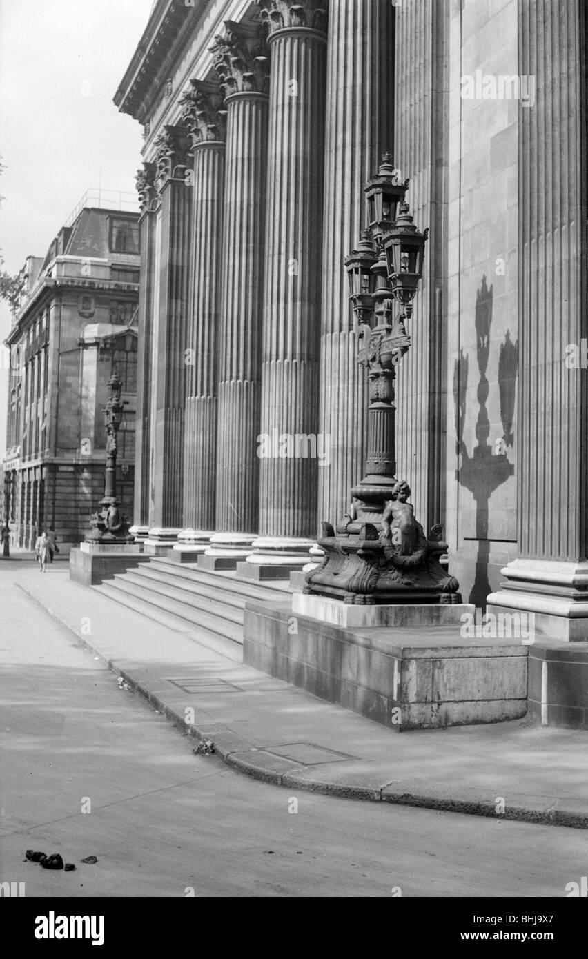 Port of London Authority Offices, Trinity Square, London, c1945-c1965 ...