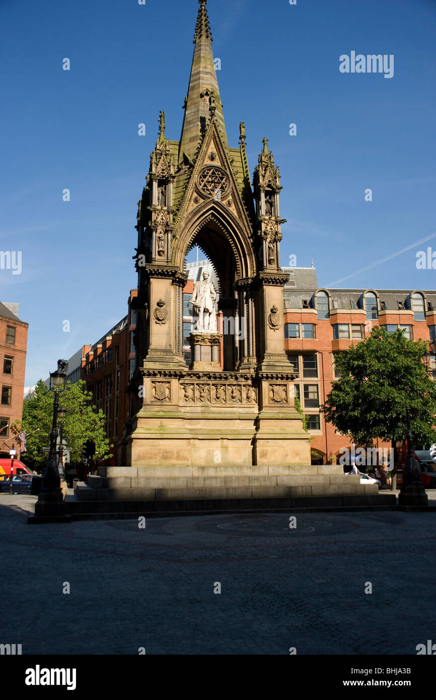 Albert Memorial in Albert Square Manchester Stock Photo - Alamy