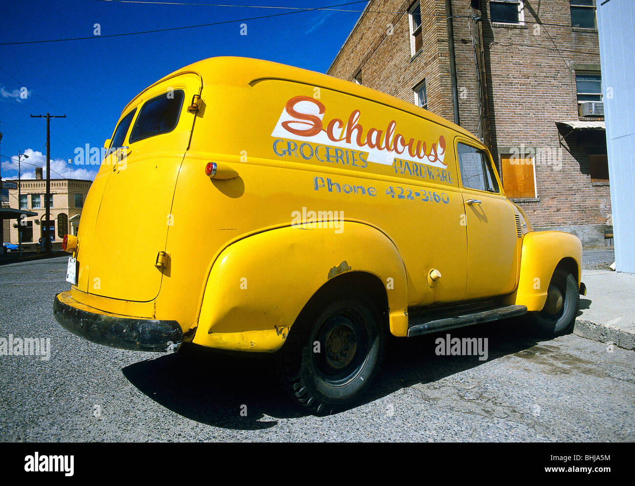 yellow antic car USA Stock Photo - Alamy