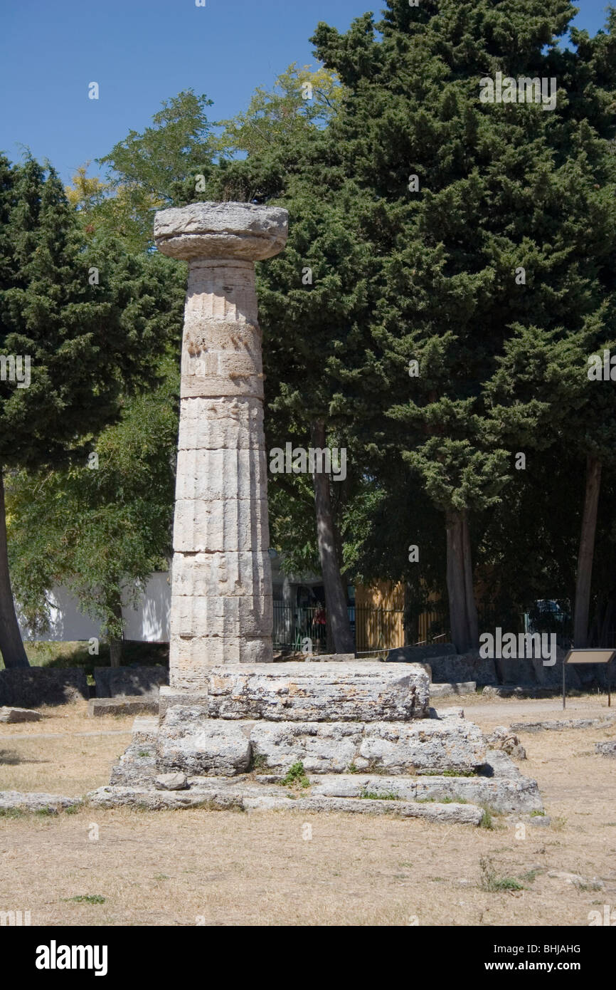 Doric column hi-res stock photography and images - Alamy
