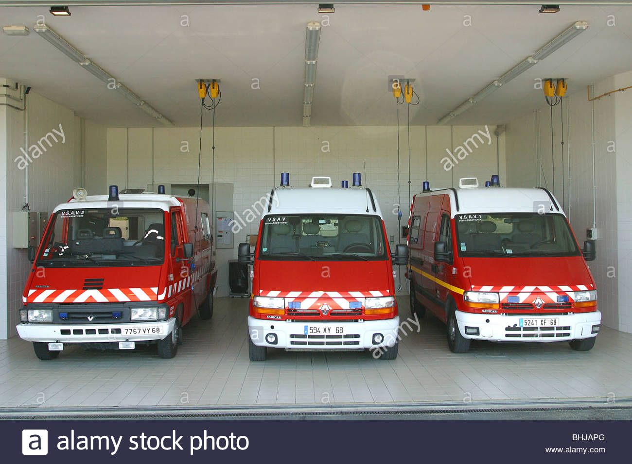Ambulance Garage Stock Photos & Ambulance Garage Stock Images - Alamy