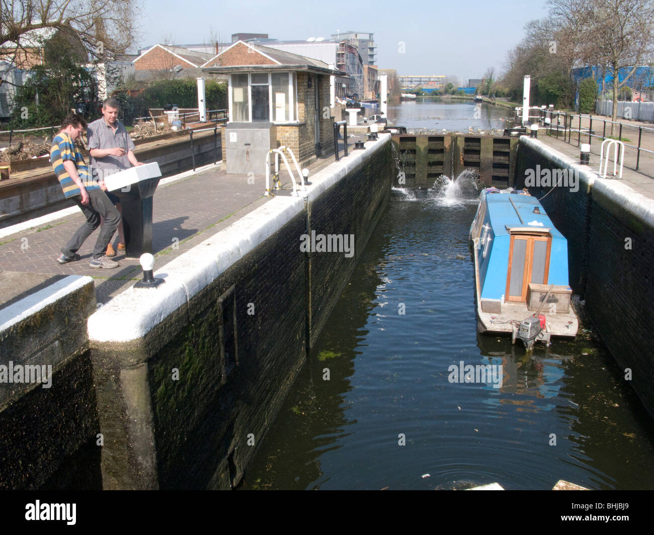 Barge using lock hi-res stock photography and images - Alamy