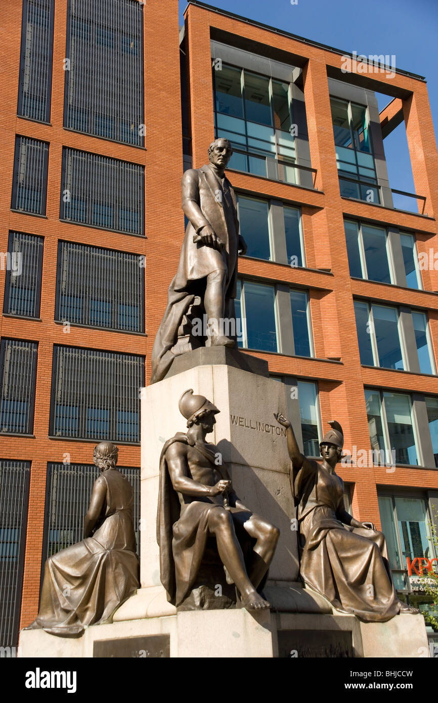 Statue of Wellington in Piccadilly Gardens In Manchester Stock Photo ...