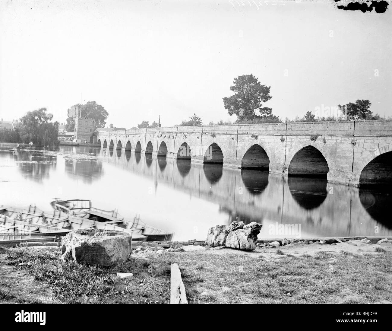 Clopton Bridge, Stratford Upon Avon, Warwickshire. Artist: Henry Taunt ...