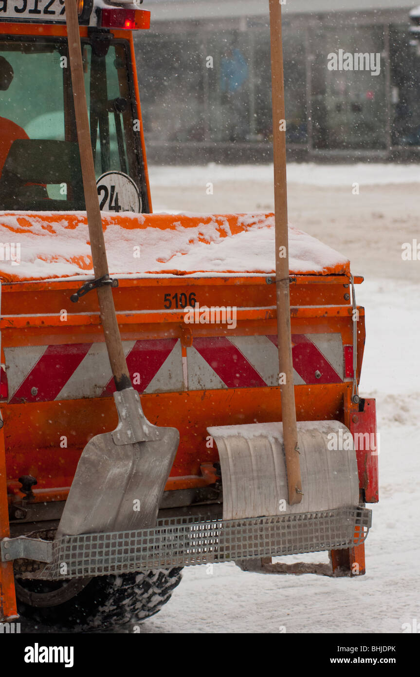 Snow plough ploughs plow plows hi-res stock photography and images - Alamy