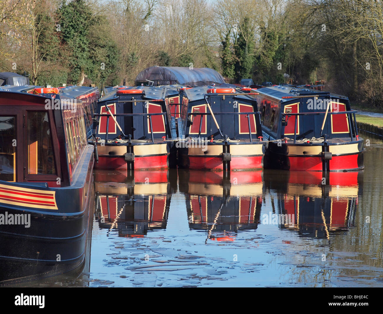 Pleasure barges hi-res stock photography and images - Alamy