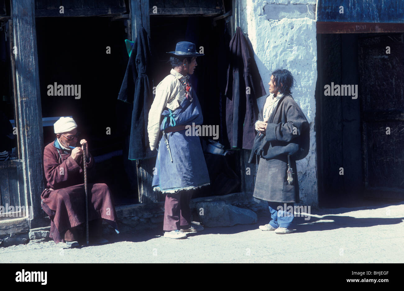 men in the street Stock Photo - Alamy
