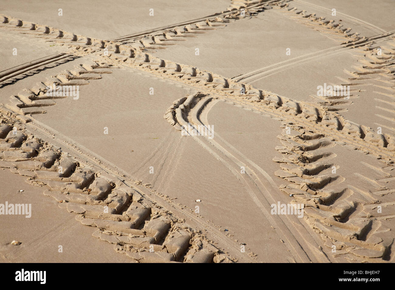 Tractor wheel marks hi-res stock photography and images - Alamy