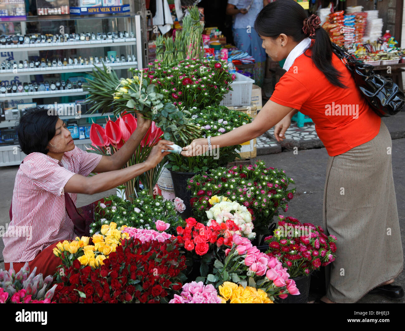 Myanmar, Burma, Yangon, Rangoon, market, people Stock Photo - Alamy