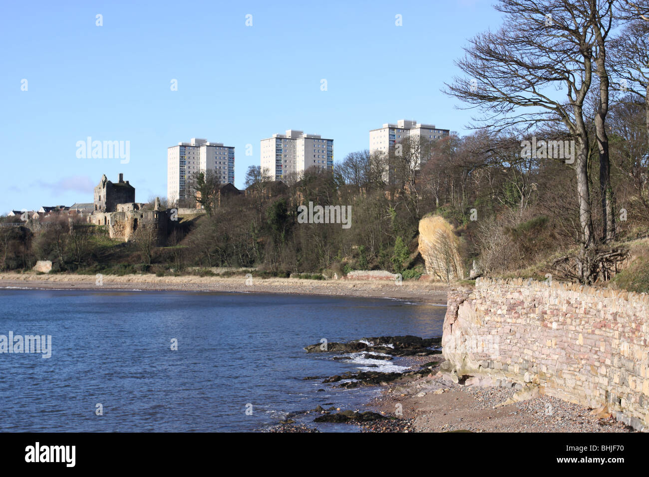Tower blocks fife hi-res stock photography and images - Alamy