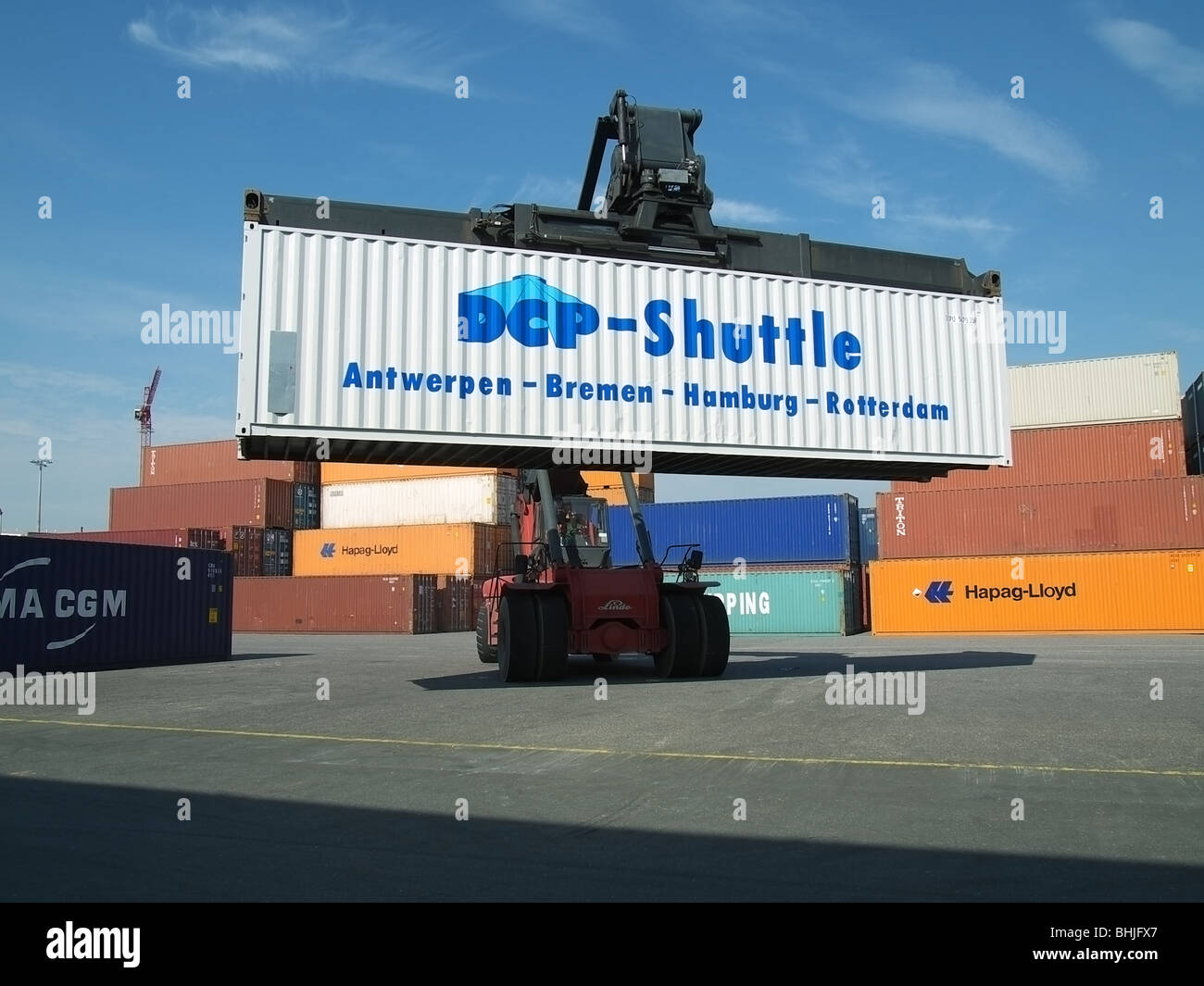 Reach Stacker Stock Photos & Reach Stacker Stock Images - Page 2 - Alamy