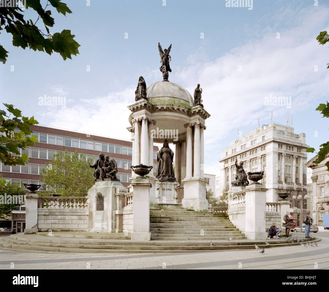 Queen victoria liverpool hi-res stock photography and images - Alamy