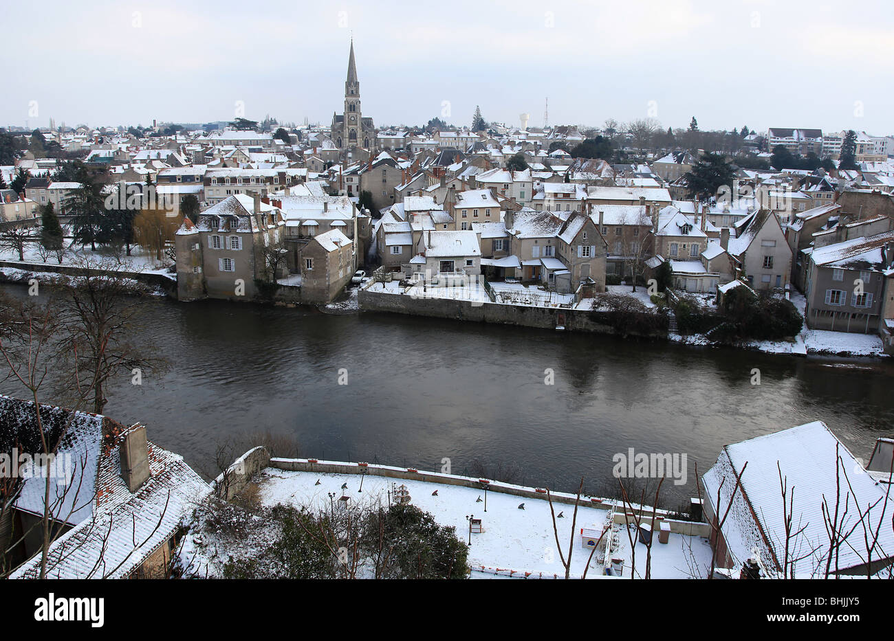 The vienne river at montmorillon hi-res stock photography and images ...