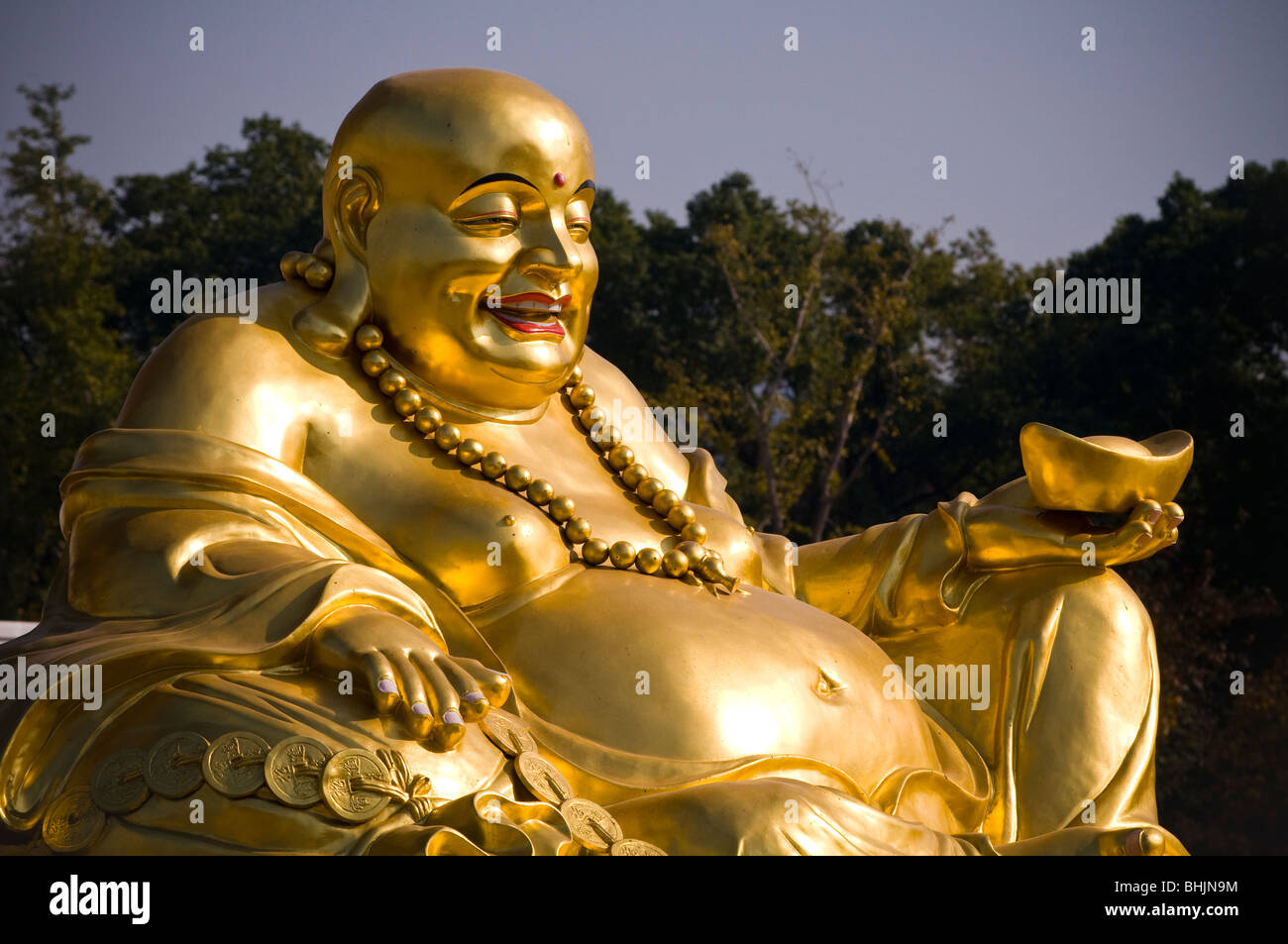 Golden buddha hi-res stock photography and images - Alamy