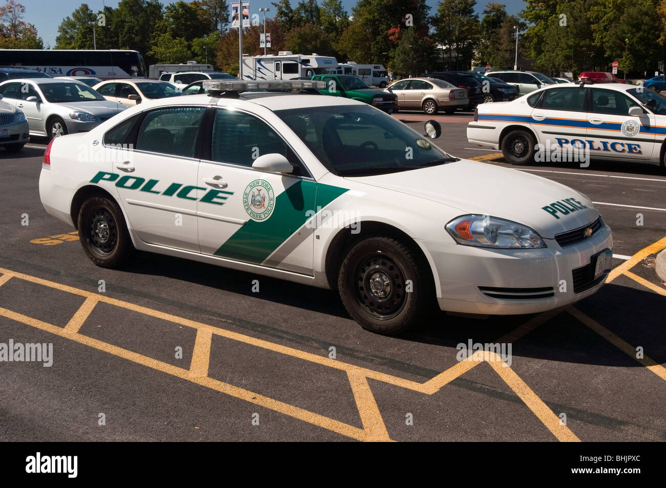State park police car at niagara river state park parking hi-res stock ...