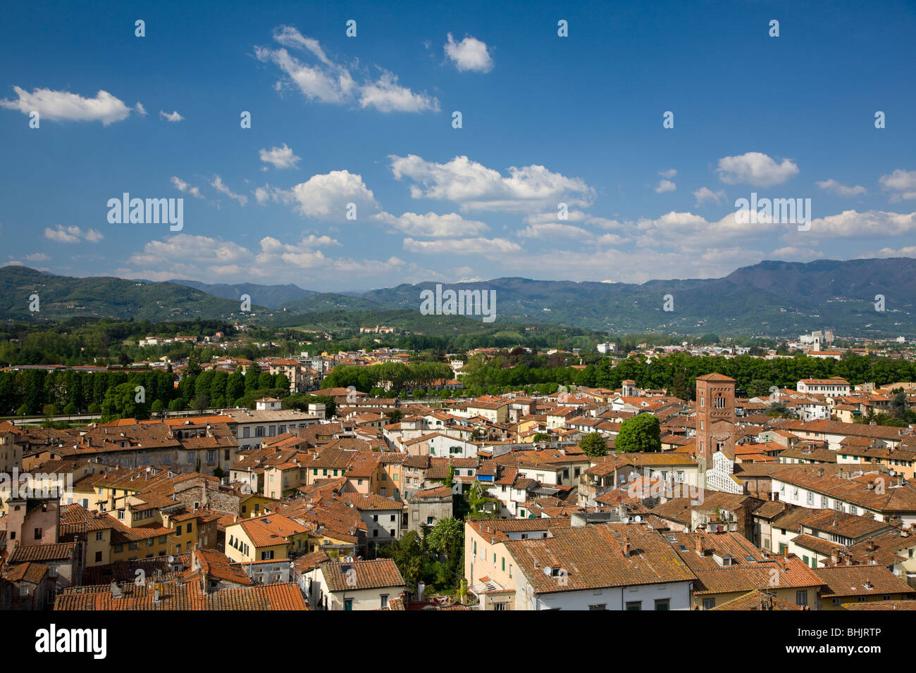 Old town lucca italy hi-res stock photography and images - Alamy