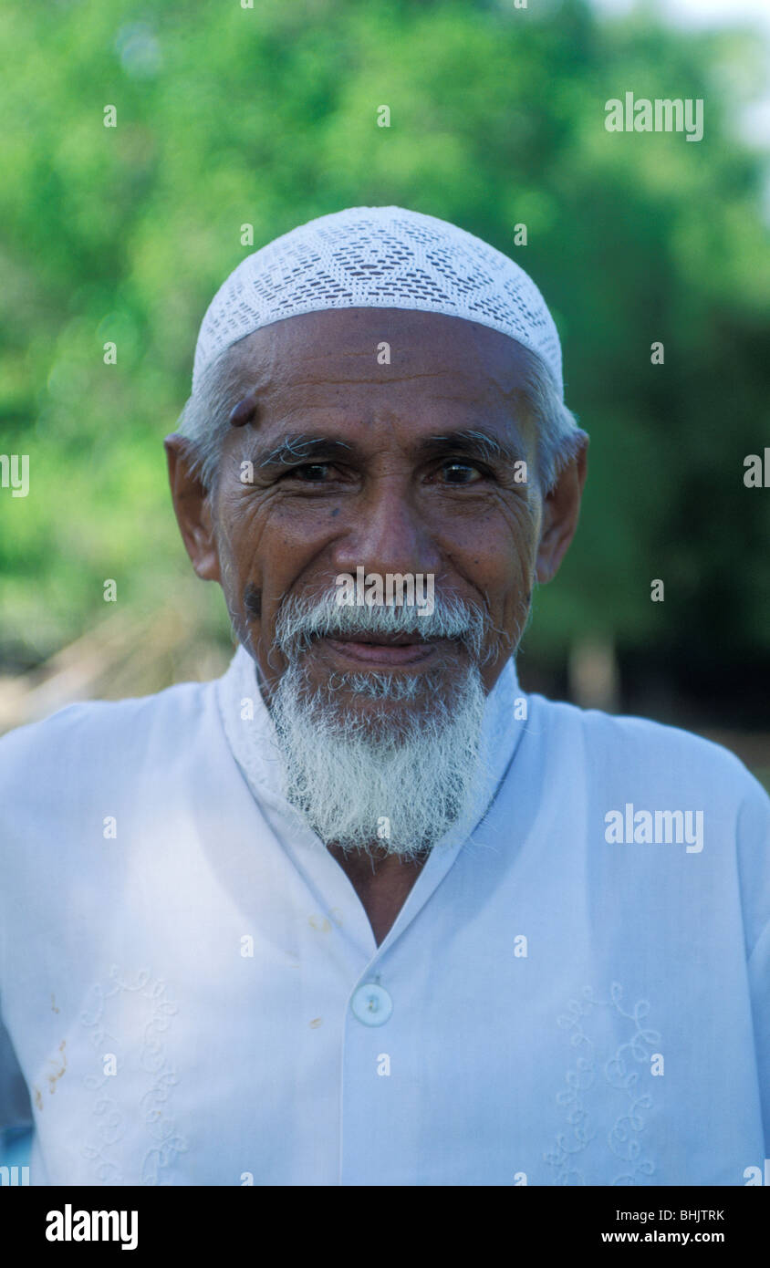 Imam With Beard High Resolution Stock Photography and Images - Alamy