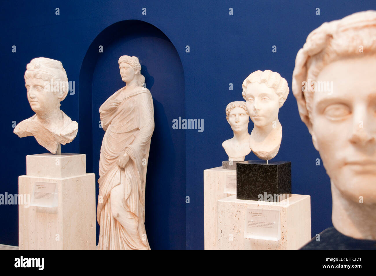 Roman statues, Museum fuer Kunst und Gewerbe, railway platforms ...
