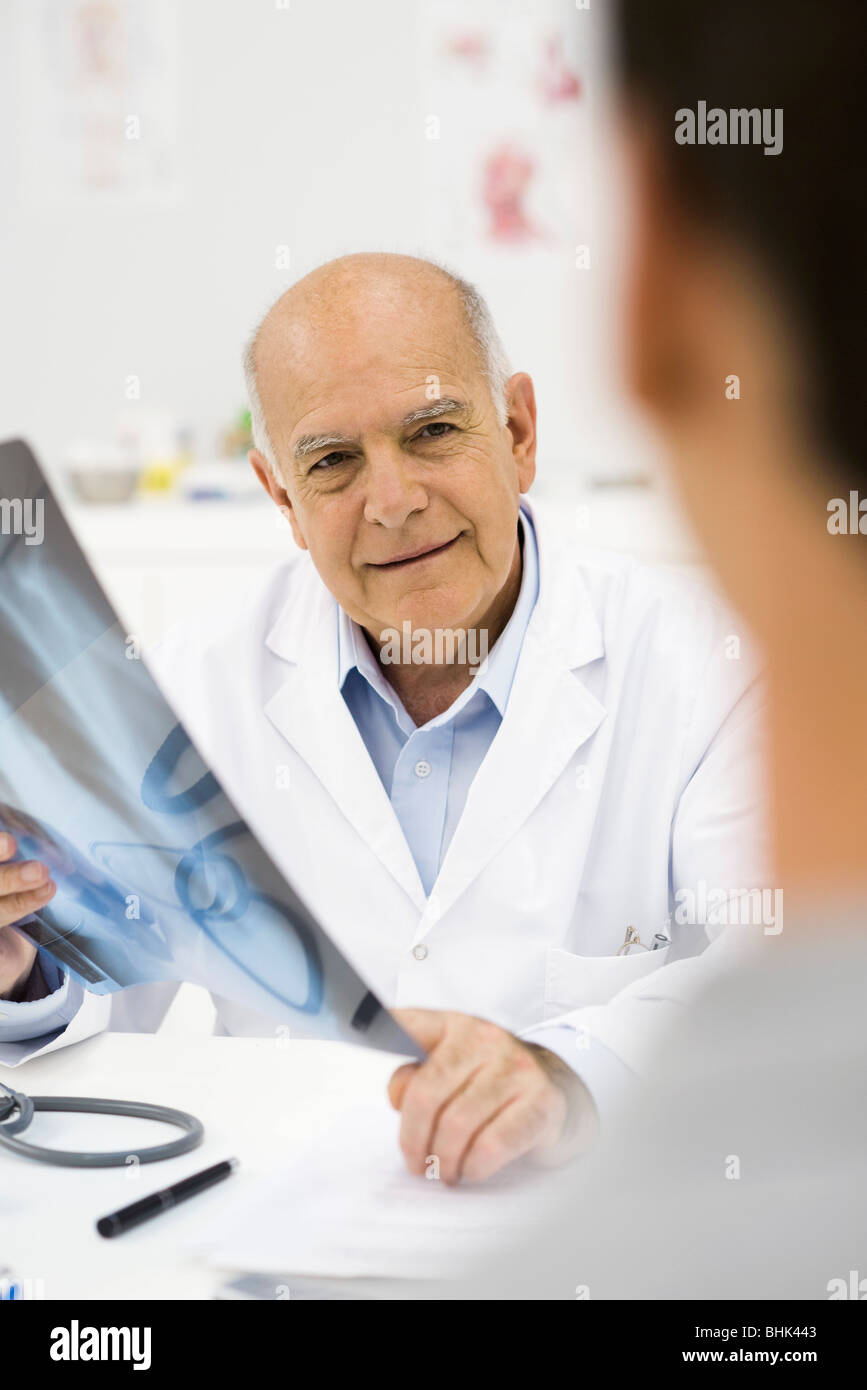 Doctor reviewing patients ray hi-res stock photography and images - Alamy