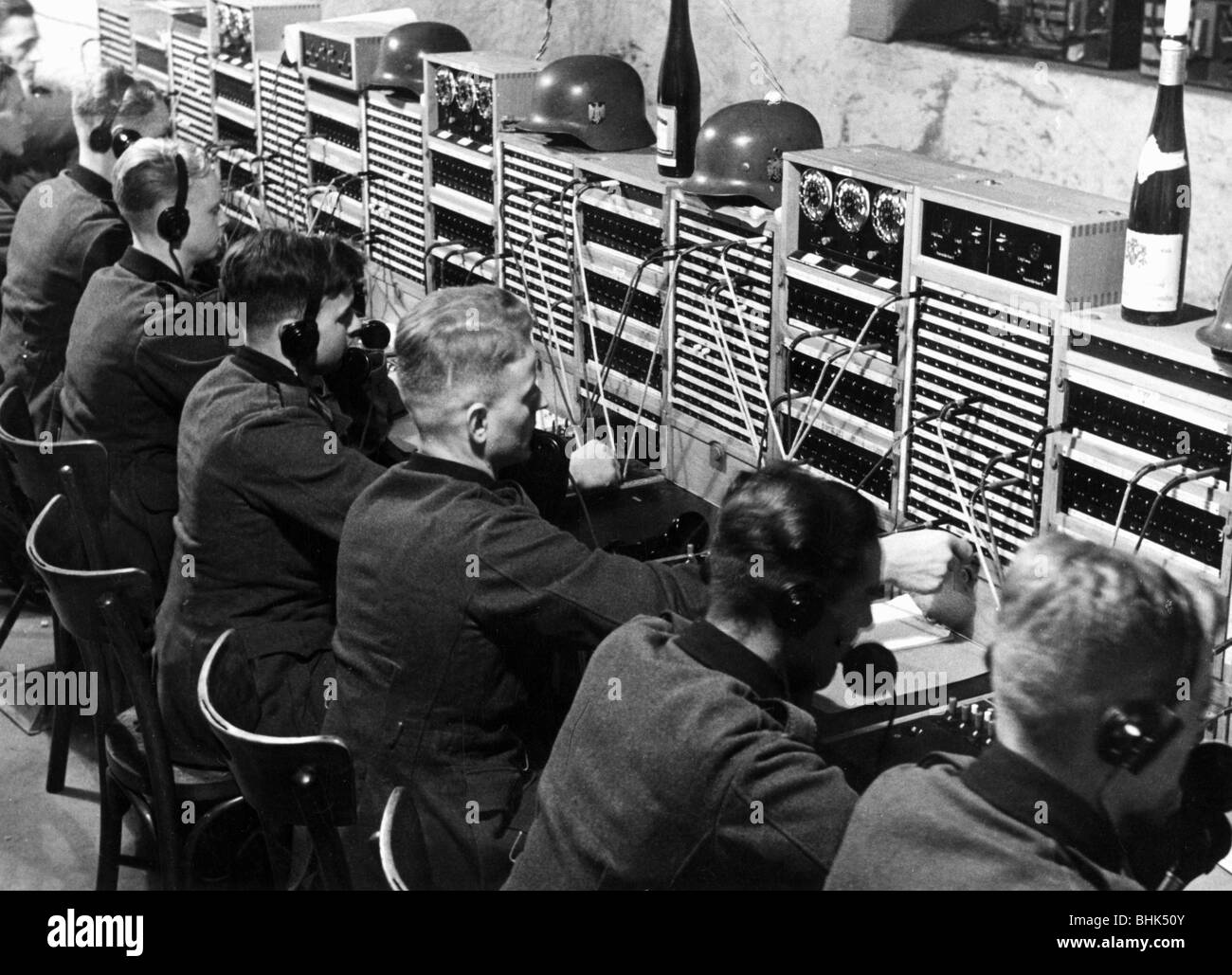 Telephone switchboard 1930s Black and White Stock Photos & Images - Alamy
