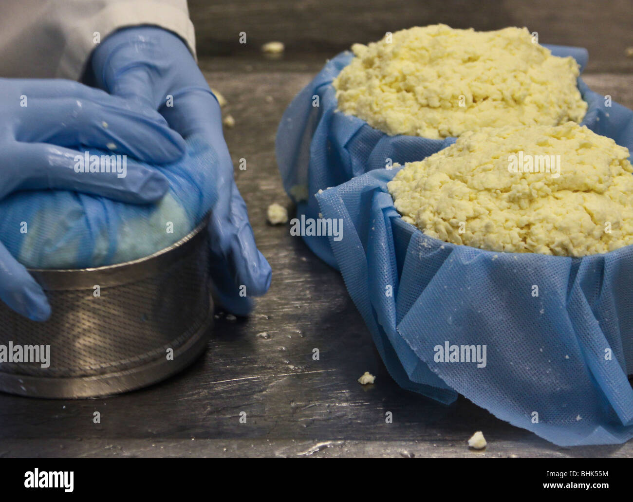 Cheese making uk traditional hi-res stock photography and images - Alamy