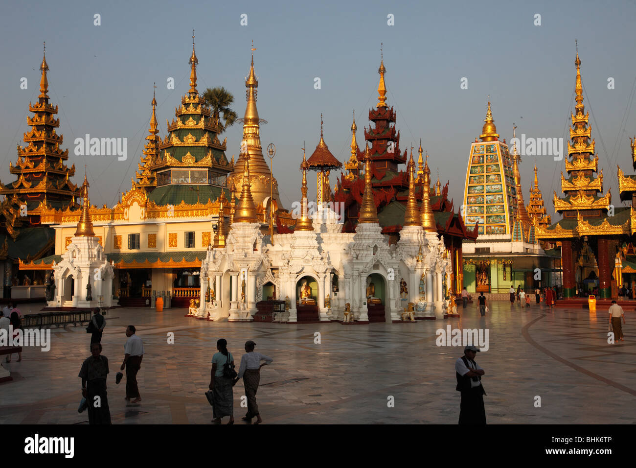 Burma pagoda hi-res stock photography and images - Alamy
