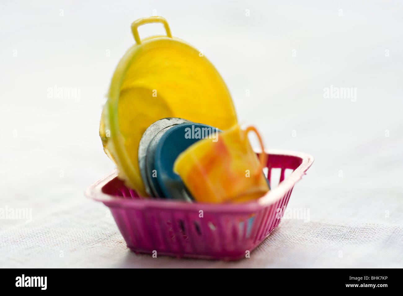 Dish drying racks hi-res stock photography and images - Alamy