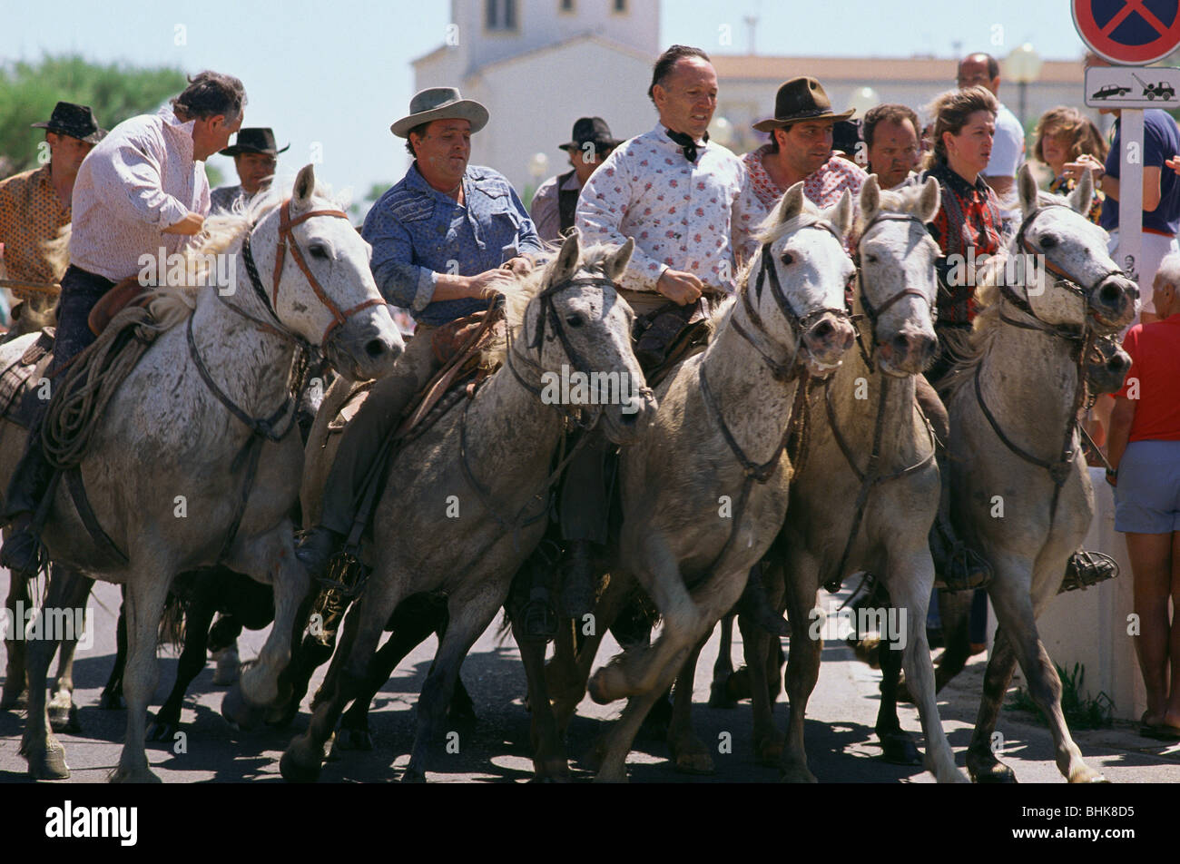 Pelerinage gitans france hi-res stock photography and images - Alamy