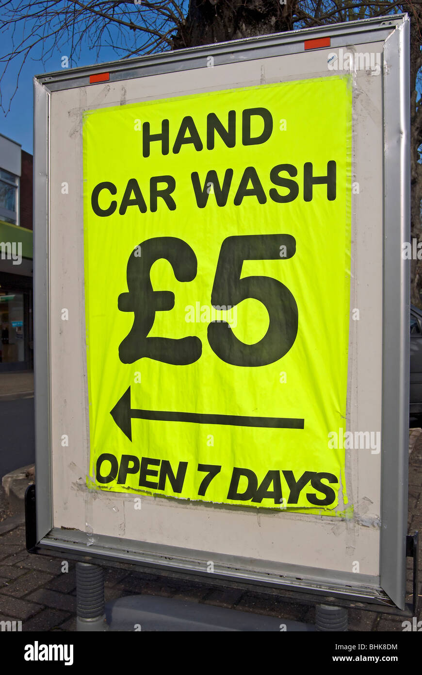 Car wash signage hi-res stock photography and images - Alamy