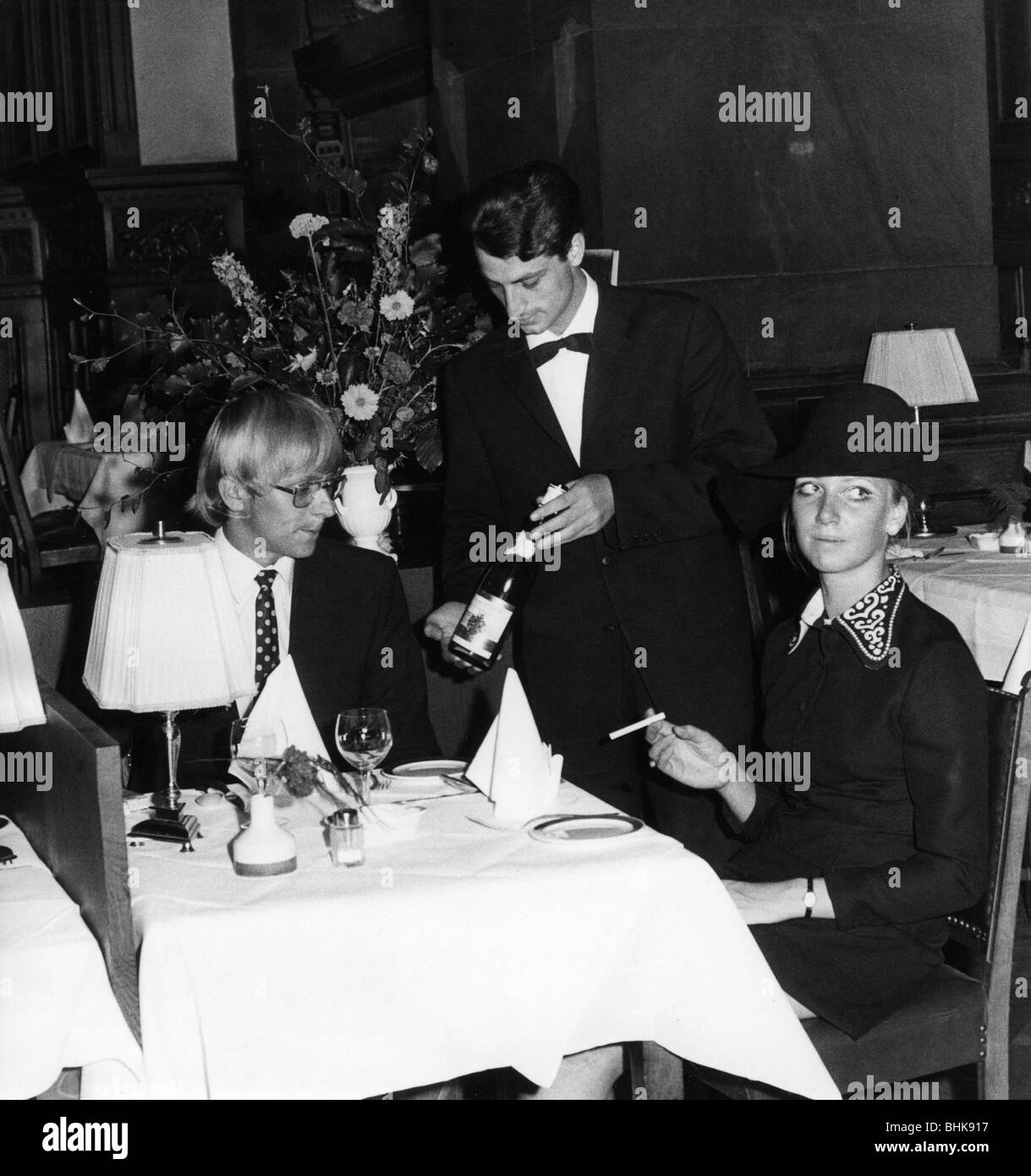 1970s restaurant Black and White Stock Photos & Images - Alamy