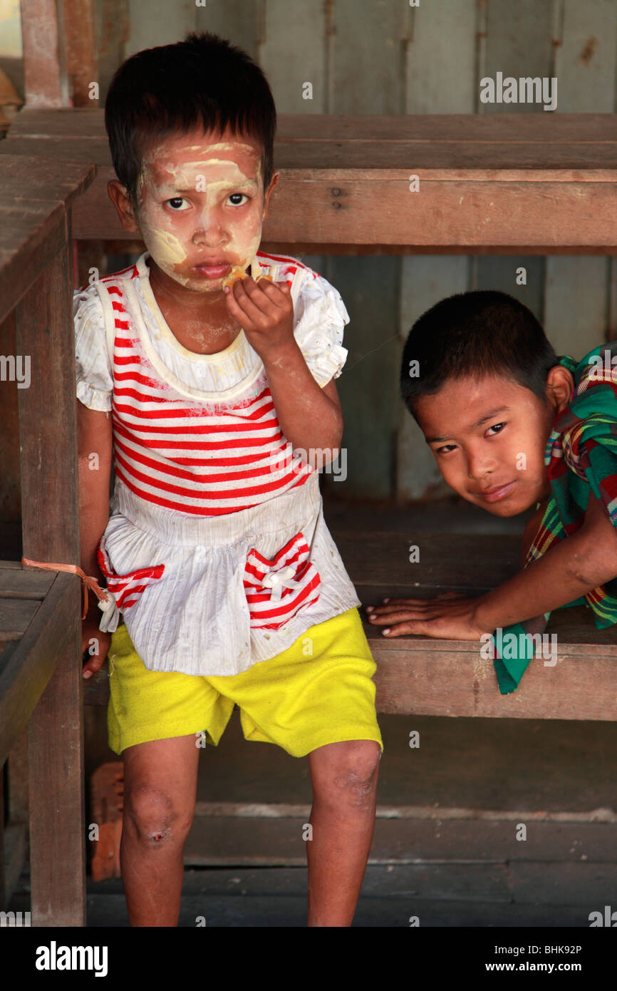 Children burma hi-res stock photography and images - Alamy