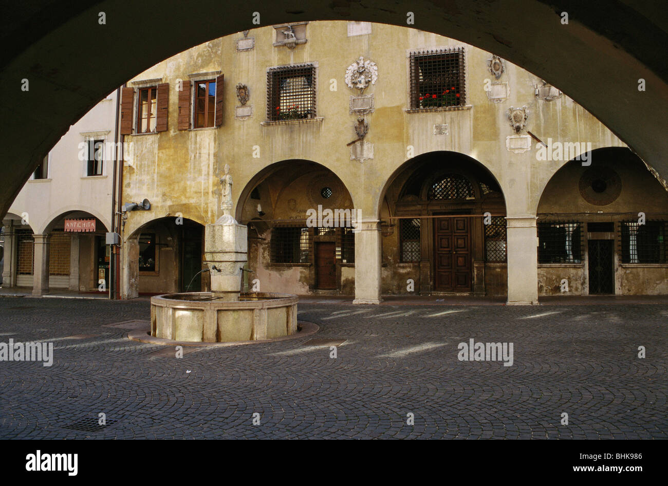 Belluno piazza hi-res stock photography and images - Alamy
