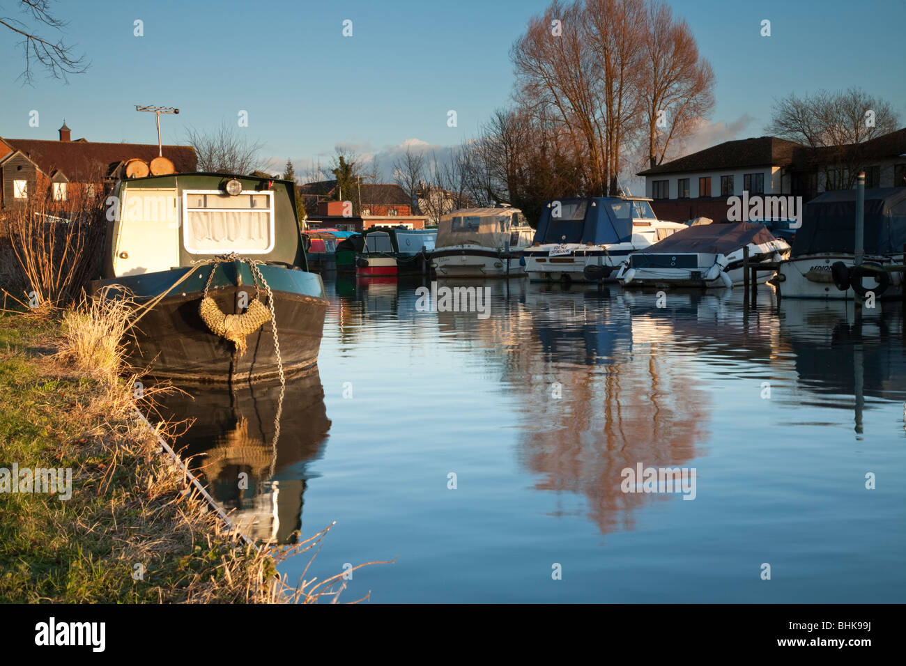 River Kennet and Kennet and Avon Canal in Newbury, Berkshire, Uk Stock ...