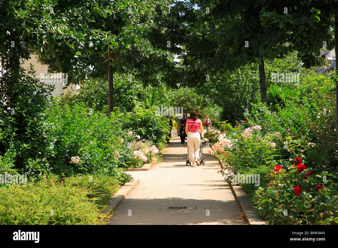 Viaduc des arts promenade plantee hi-res stock photography and images ...