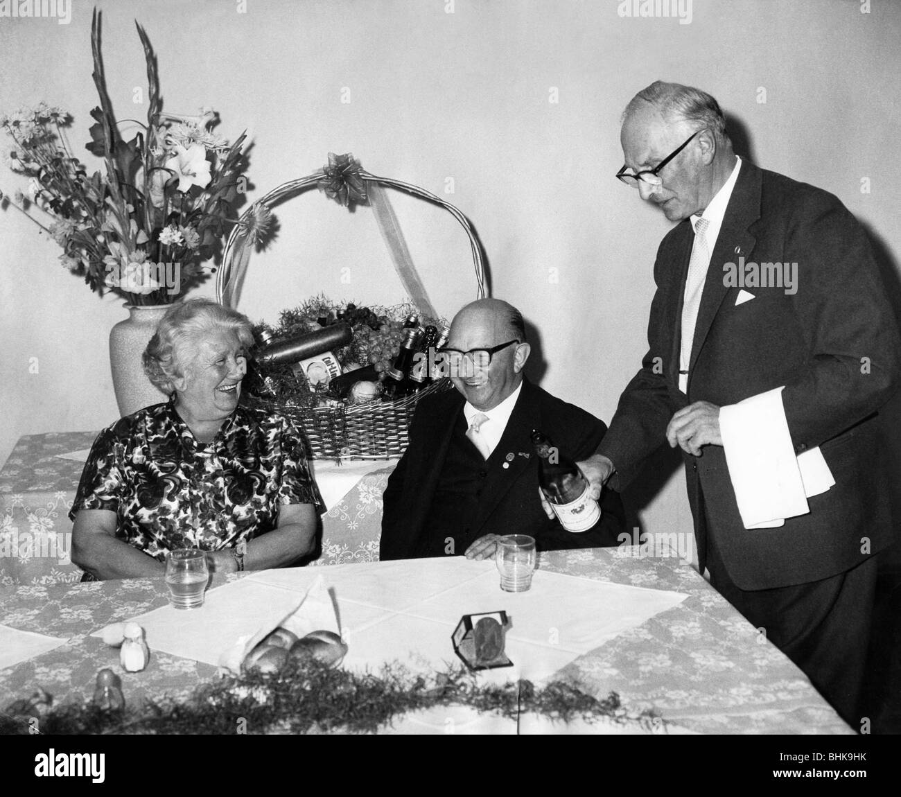 50 restaurant Black and White Stock Photos & Images - Alamy