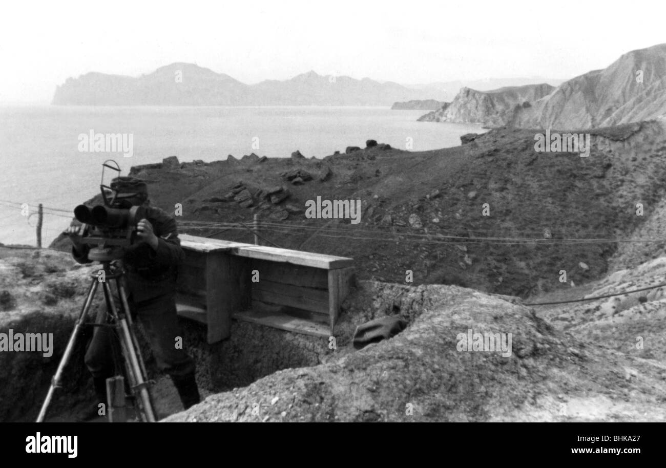 Anti aircraft gun 1944 Black and White Stock Photos & Images - Alamy