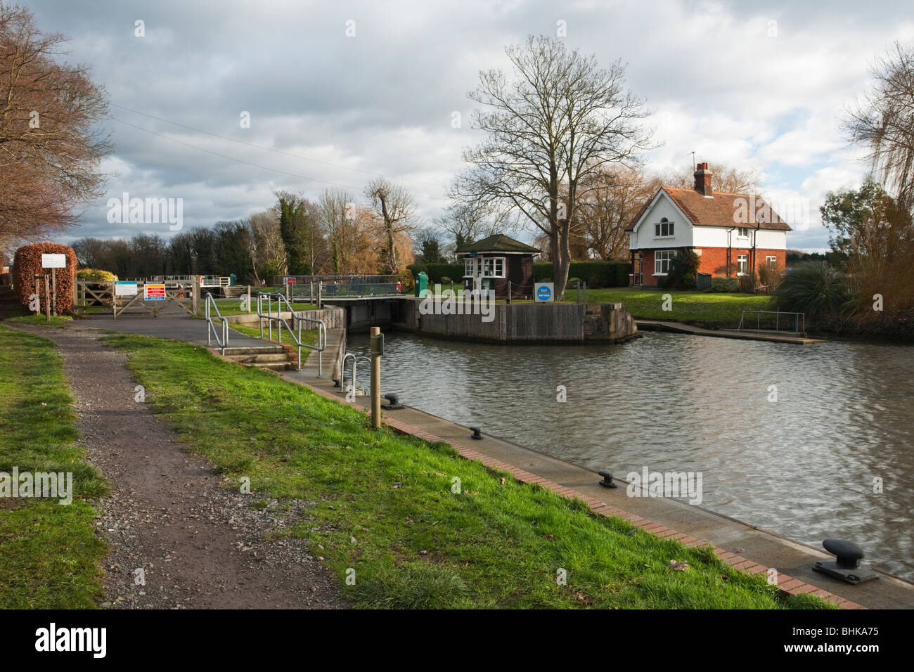 Thames valley landscape maidenhead hi-res stock photography and images ...