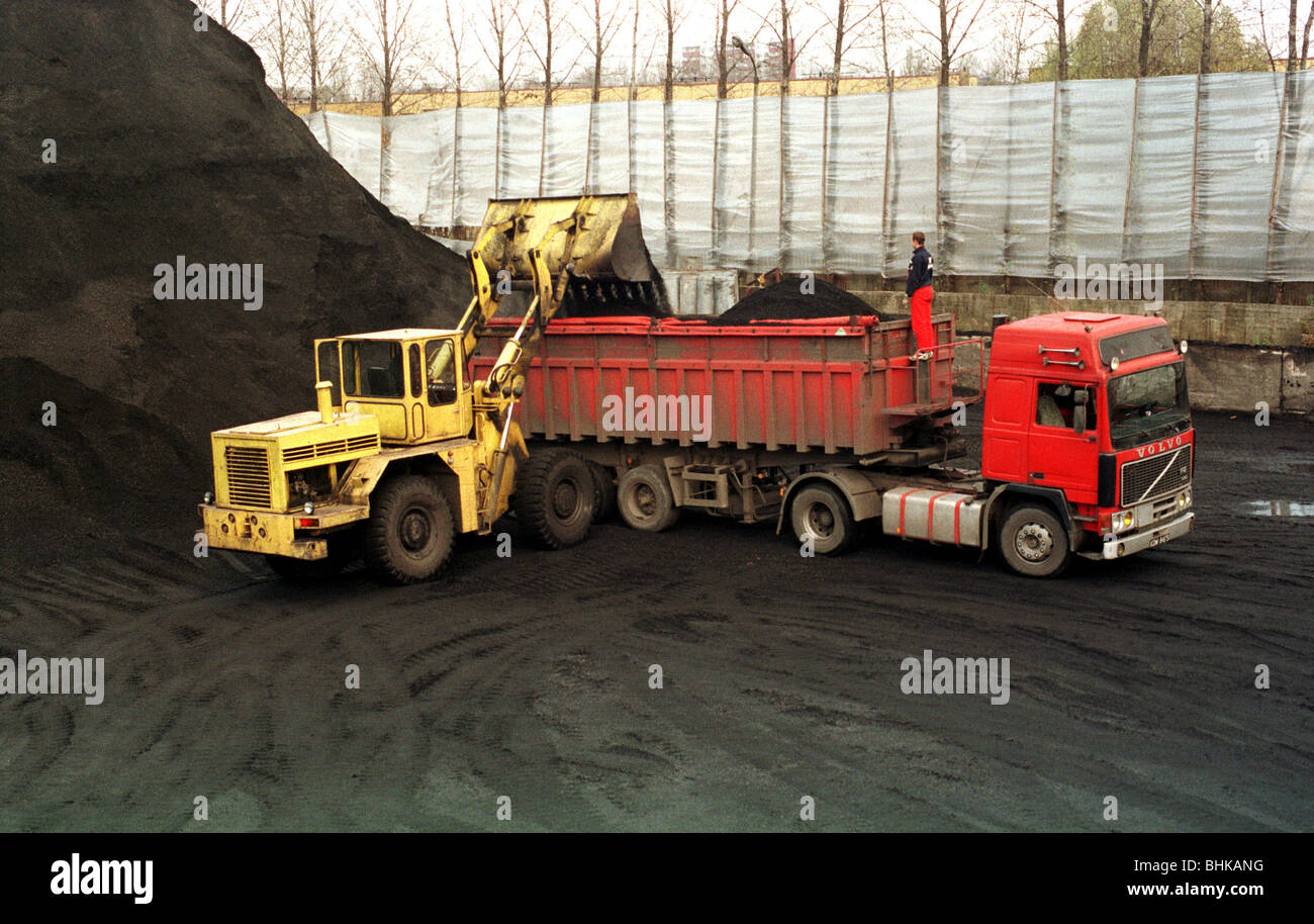 Coal truck loading hi-res stock photography and images - Alamy