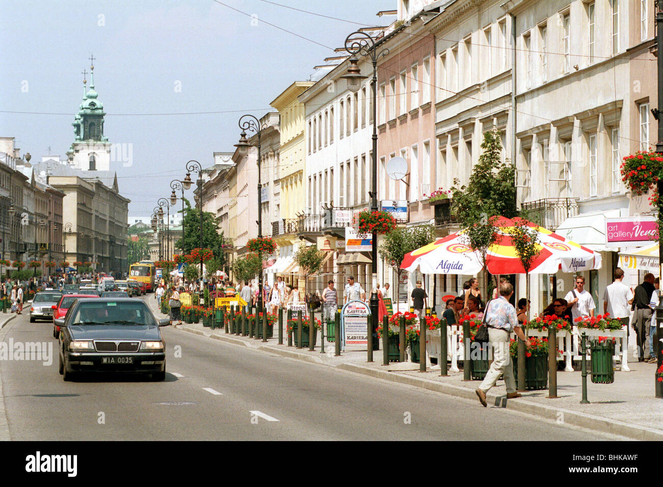 Famous shopping street Nowy Swiat in Warsaw, Poland Stock Photo - Alamy