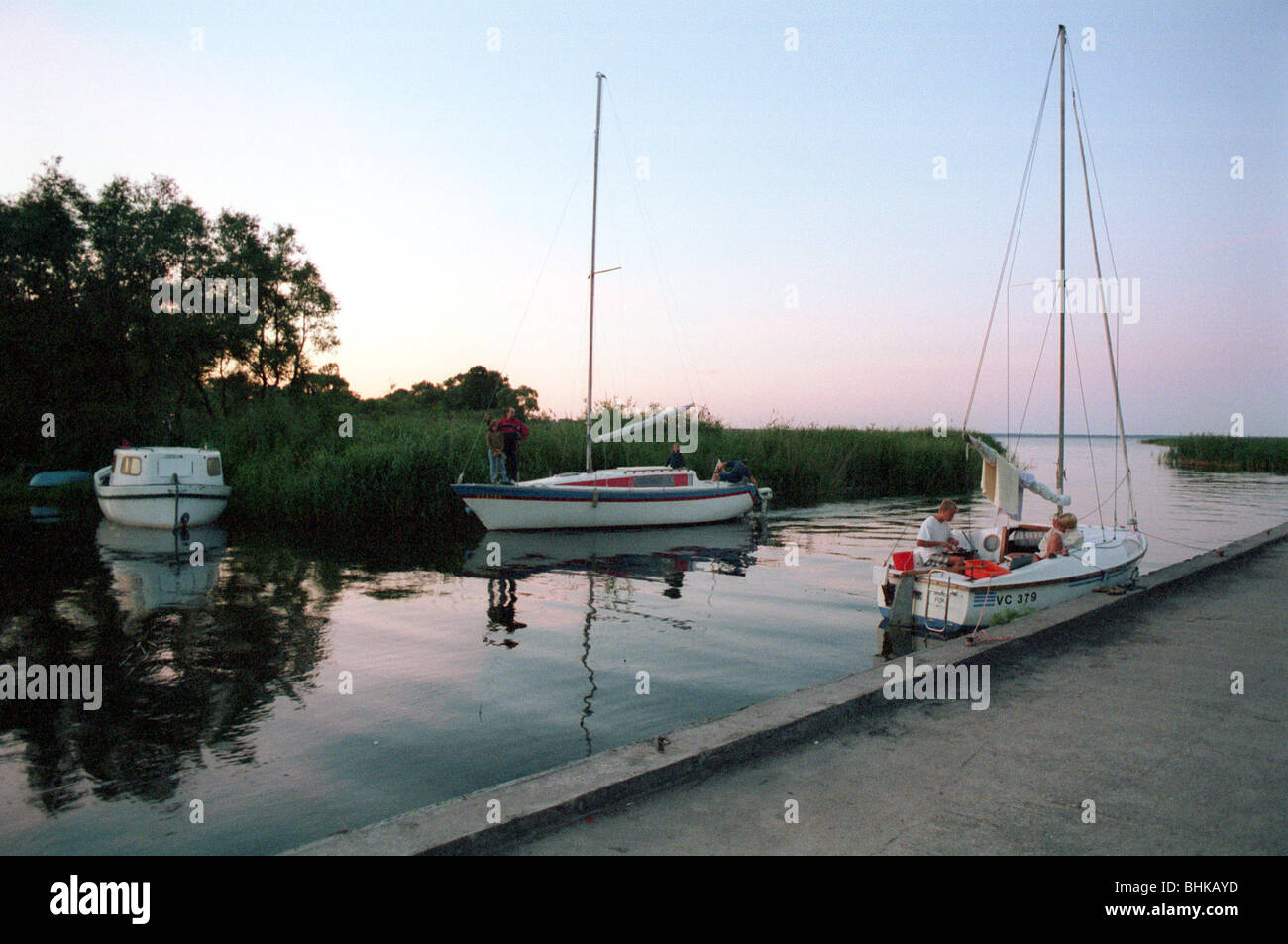 Sailing boats on a lake hi-res stock photography and images - Alamy