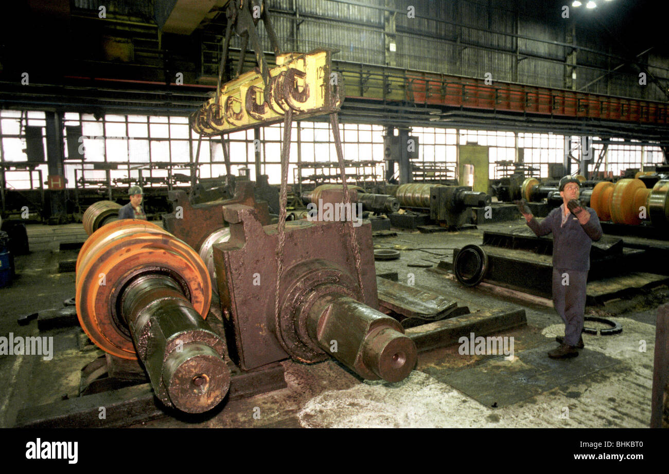 Lifting works hi-res stock photography and images - Alamy